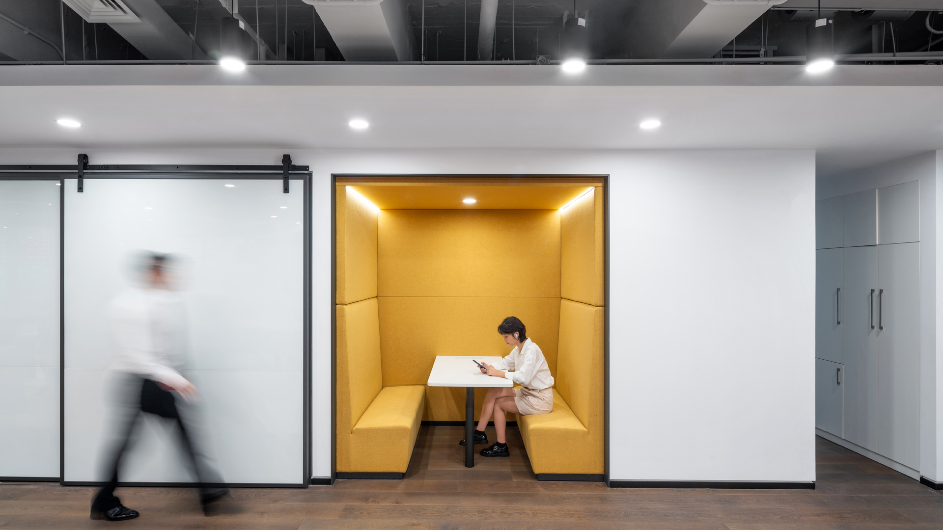 Why Focus Spaces Matter in the Modern Office | Humb